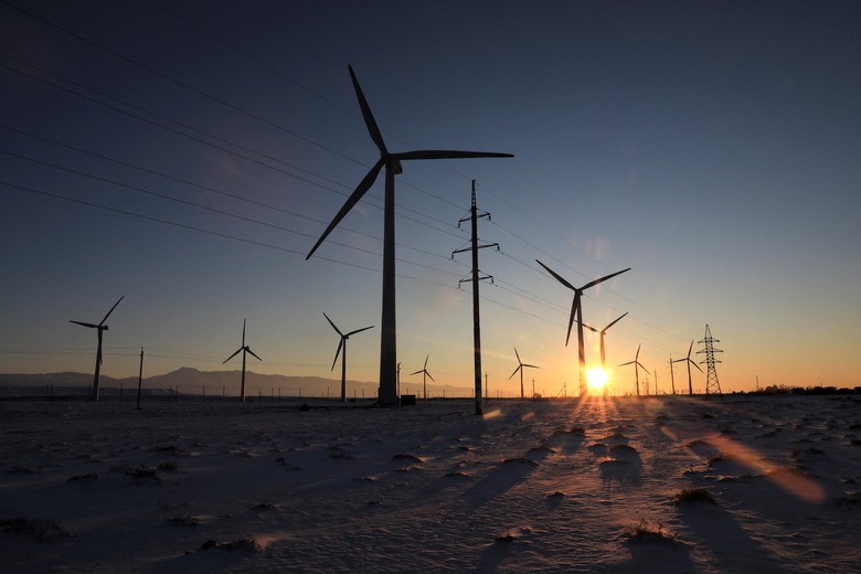 Amazon’s latest renewable energy projects include its largest solar ...