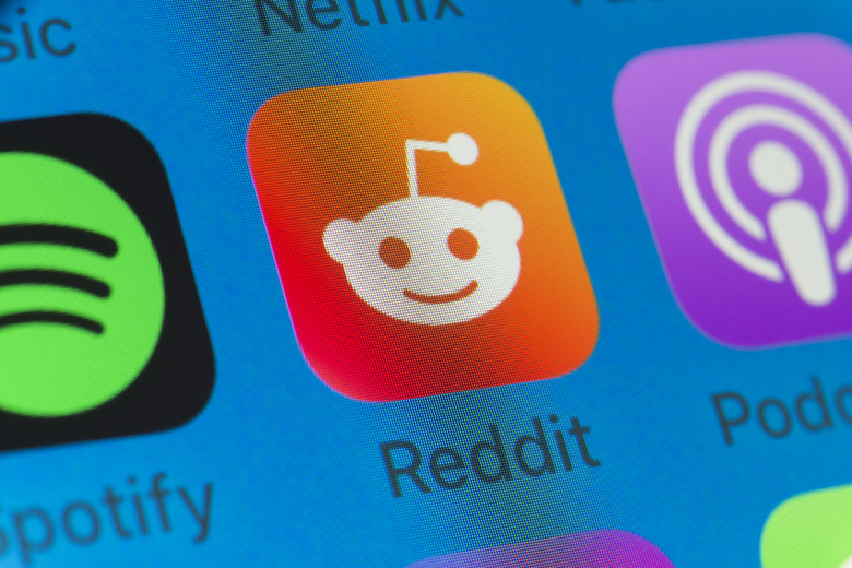 Reddit hides r/Russia from search and recommendations due to misinformation